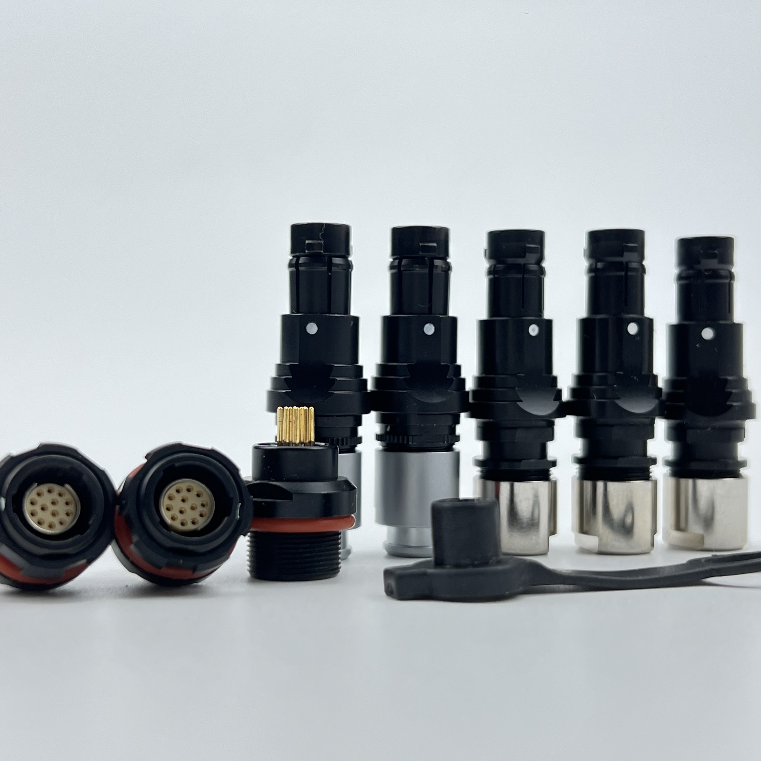 Military MIL Electrical Push Pull Connector IP68 360 Degree EMC Shielding