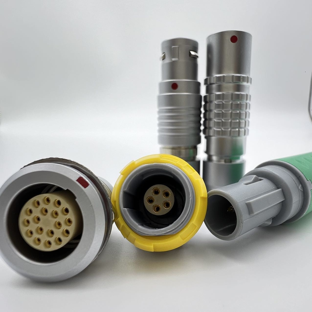 Male Female Medical Connectors PC PSU Push Pull Electrical Connectors